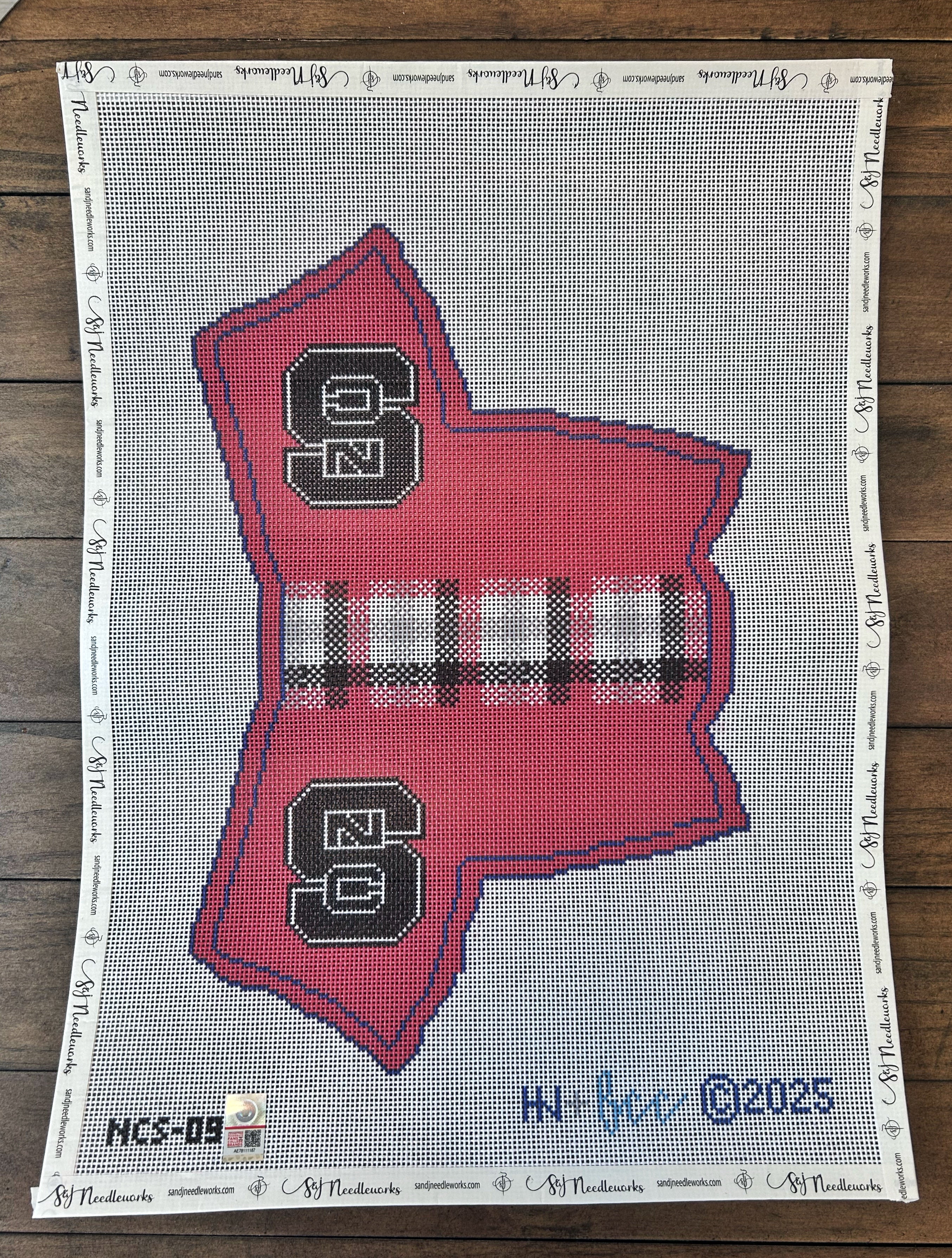 NC State University Putter Cover - Hedgehog Needlepoint - Needlepoint ...